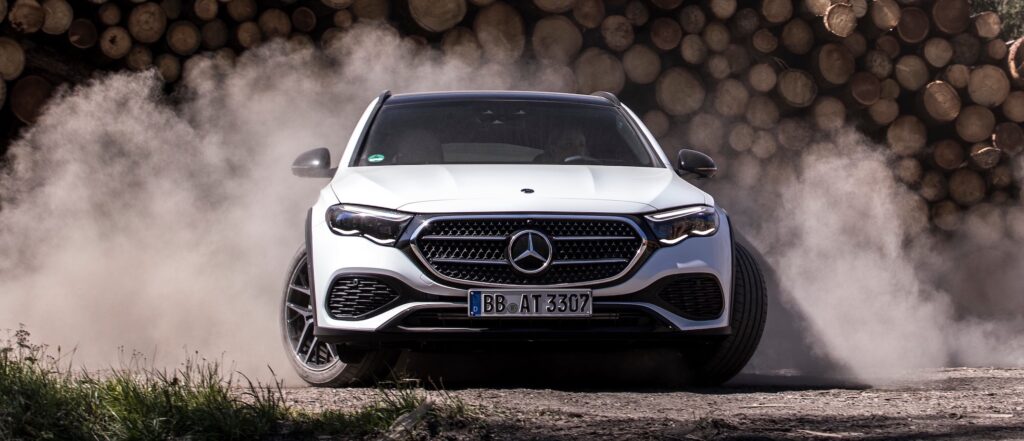 MERCEDES E CLASS E 300 DE 4MATIC BREAK ALL-TERRAIN PHEV 313 HP POV TEST ...